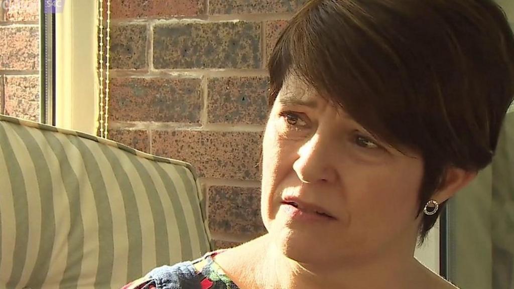 Athrawes yn teithio adref o Rwsia i Abergele - BBC Cymru Fyw