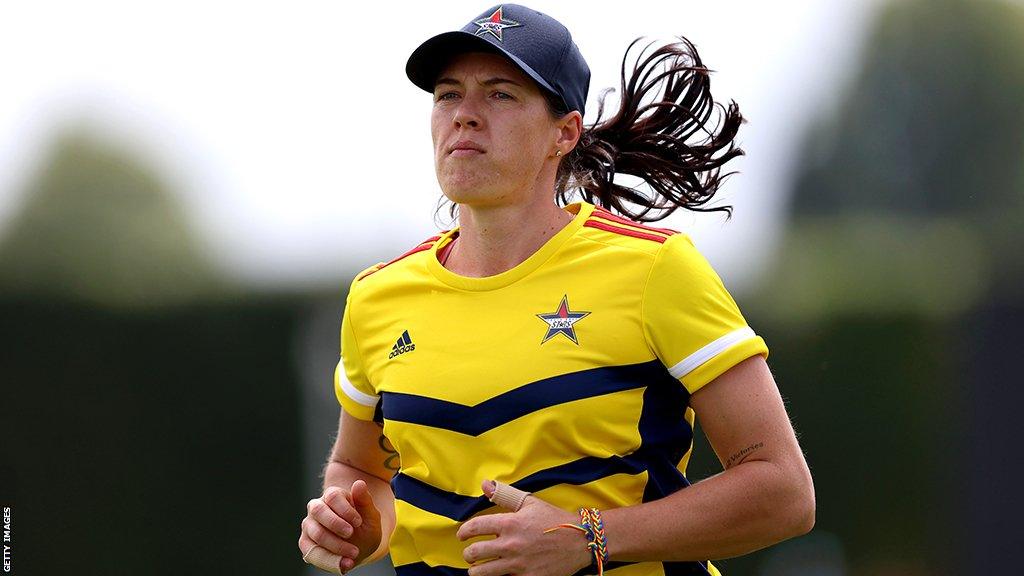 Tazmin Brits: South Africa batter re-signs for South East Stars - BBC Sport