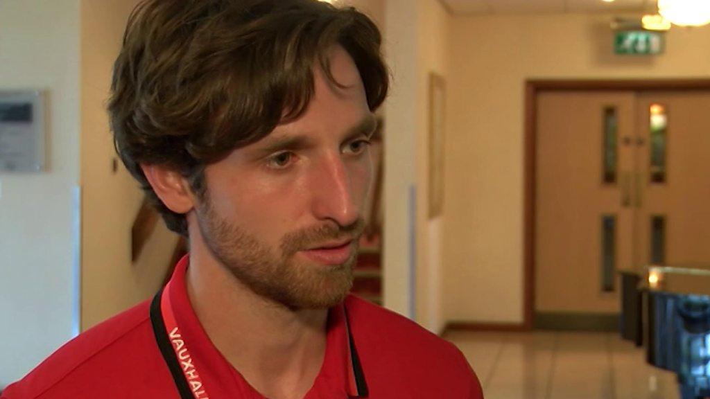 Joe Allen: 'Anaf Bale heb effeithio hyder' - BBC Cymru Fyw