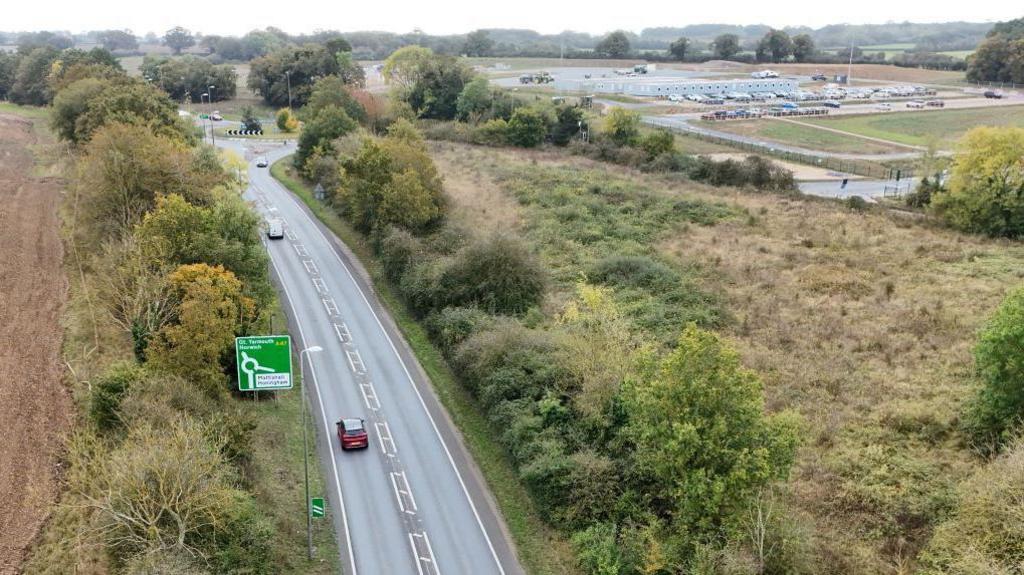 Weekend closure to 'rip up' part of old A47 in Norfolk - BBC News