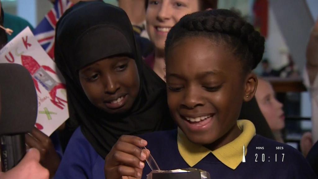 Kids try tasting Tim Peake's astronaut food - BBC Newsround