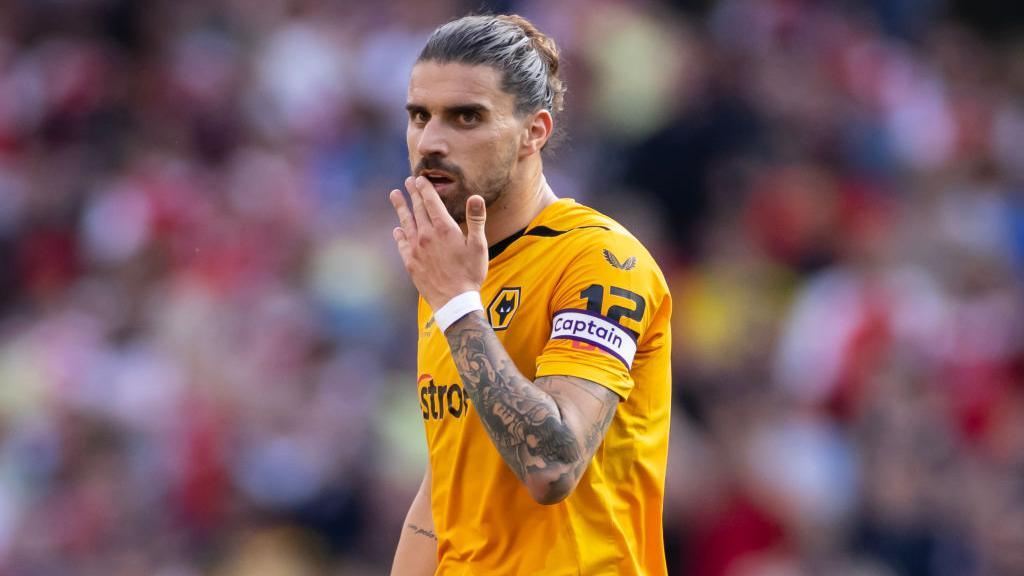 Ruben Neves: Paul Robinson on move from Wolves to Saudi Arabia - BBC Sport