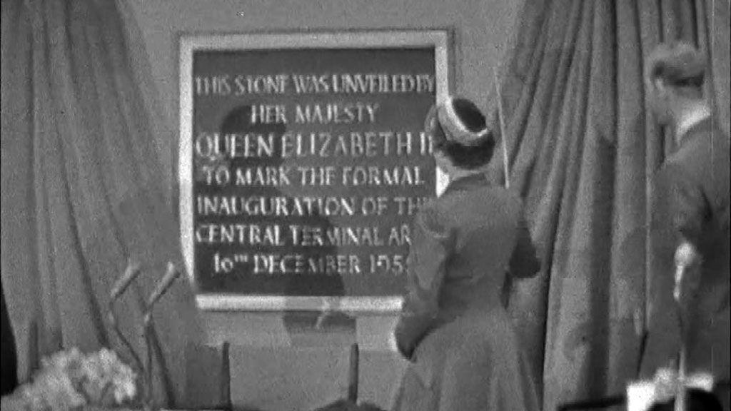 BBC Archive 1955: The Queen opens London Airport - BBC