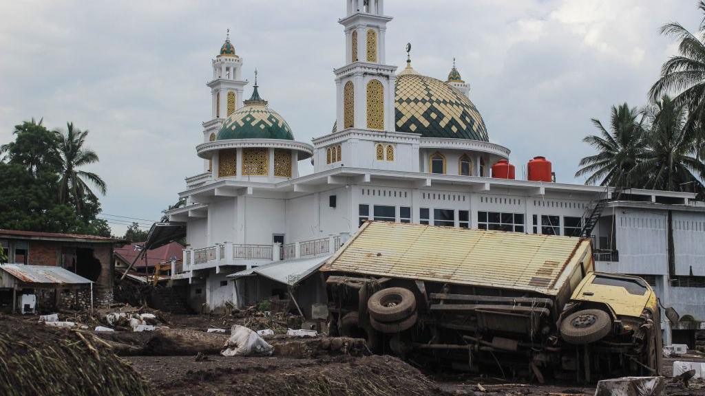 Mount Marapi Cold Lava: What is it and how has Sumatra been affected ...
