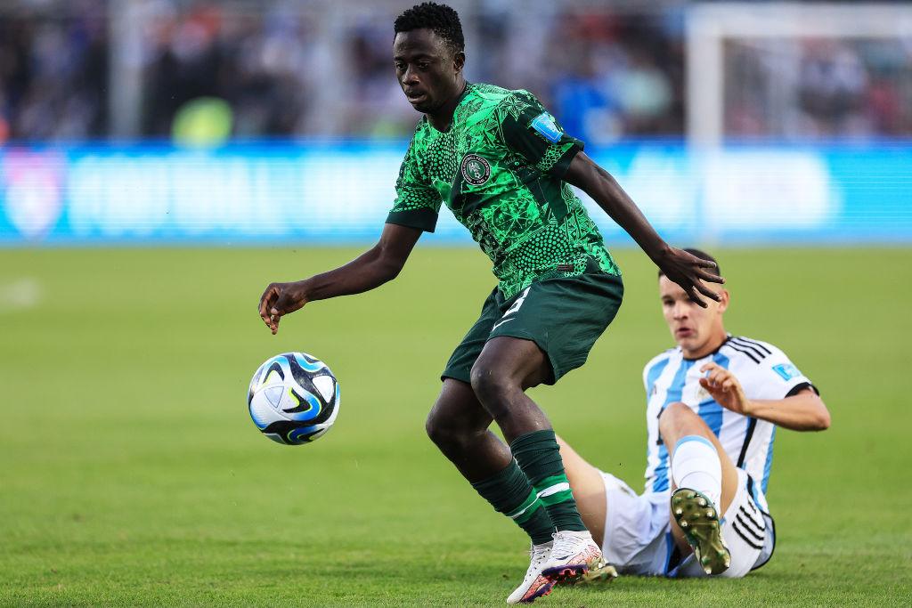 Lawal signs for Livi - BBC Sport