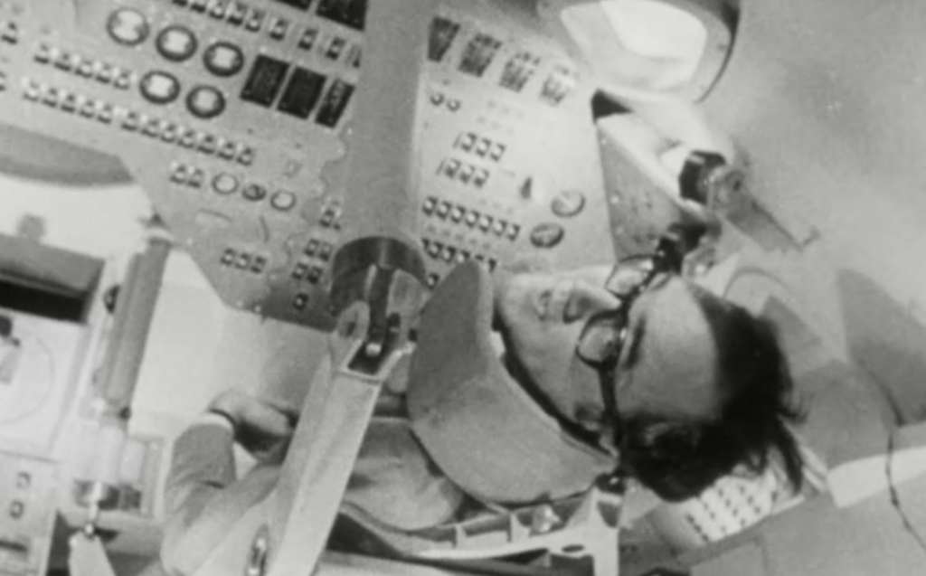BBC Archive 1968: Inside the Apollo Command Module - BBC
