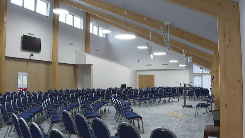 Eaglais Shaor ùr Phort Rìgh - Naidheachdan a' BhBC