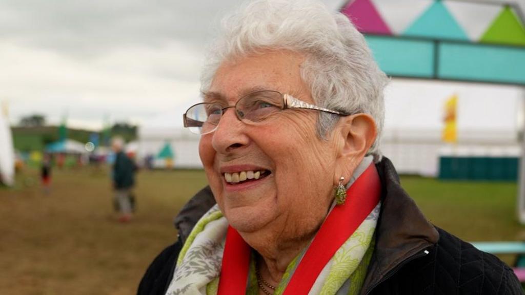 Profiad 'emosiynol' ennill gwobr John a Ceridwen Hughes - BBC Cymru Fyw