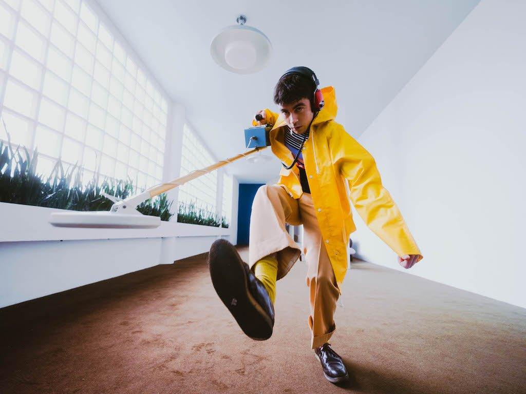 Declan McKenna: 'I realised I don't have to be serious' - BBC News