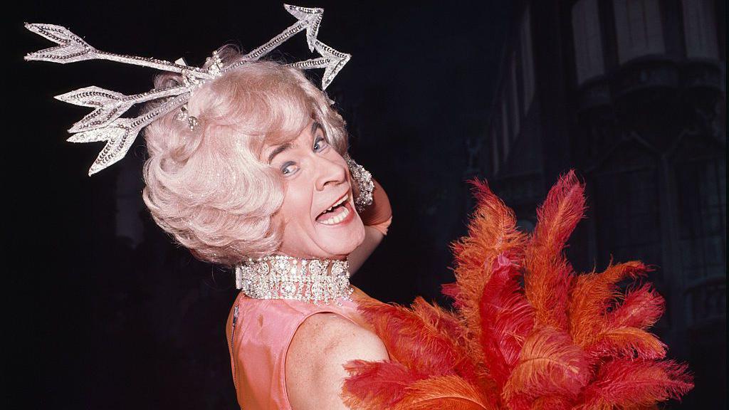 Tributes to comedian Stanley Baxter after death aged 99 - BBC News