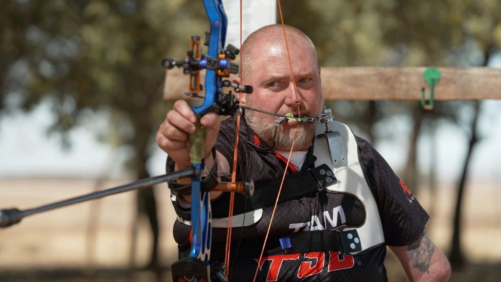 Paris 2024: The Paralympic archer overcoming amputation and paralysis ...
