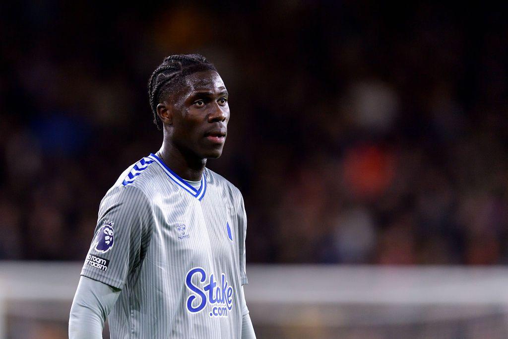 Everton: Top-six keeping tabs on Onana - BBC Sport