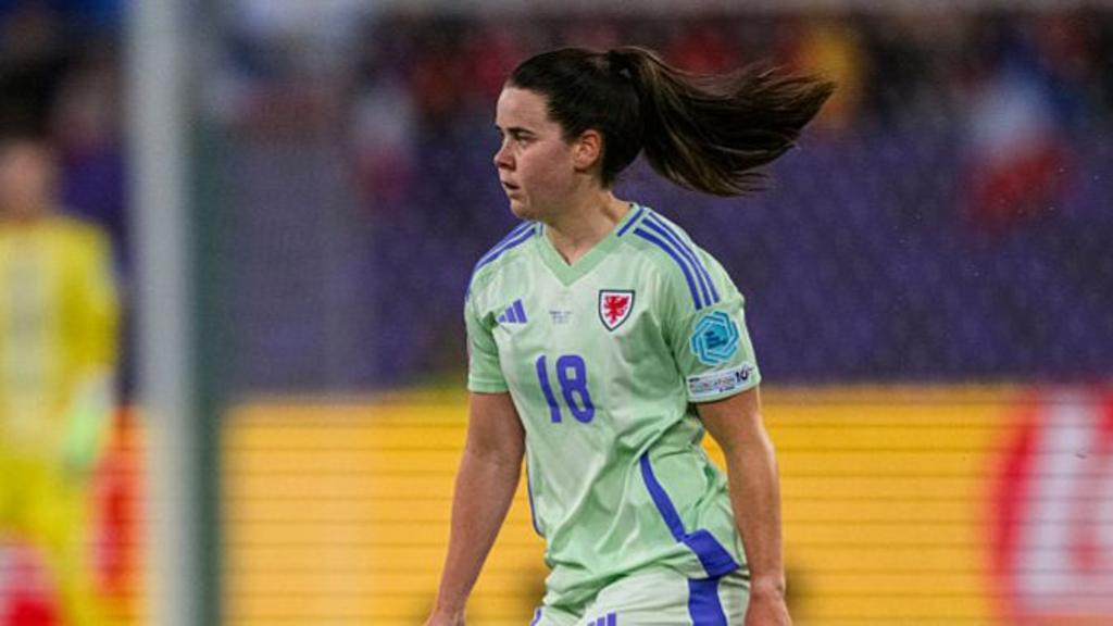 Esther Morgan: Wales defender grateful for Euros experience - BBC Sport