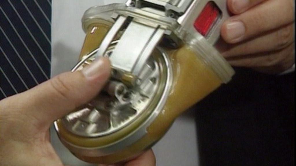 BBC Archive 1994: Man receives the world's first bionic heart - BBC