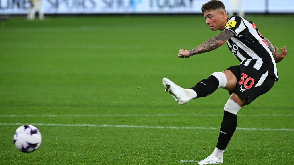 Newcastle news: Harrison Ashby joins QPR on loan - BBC Sport