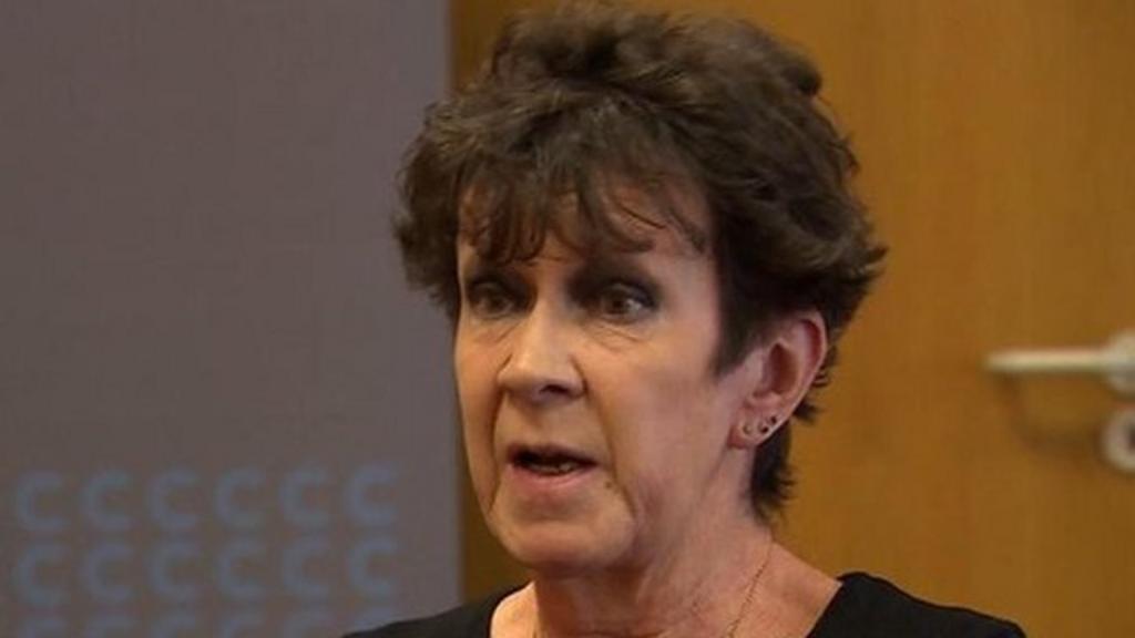 'Sialens' y safonau iaith i'r prifysgolion a cholegau - BBC Cymru Fyw