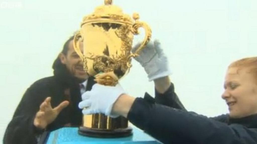 Rugby World Cup 2015: Webb Ellis Cup begins tour of Wales - BBC Sport