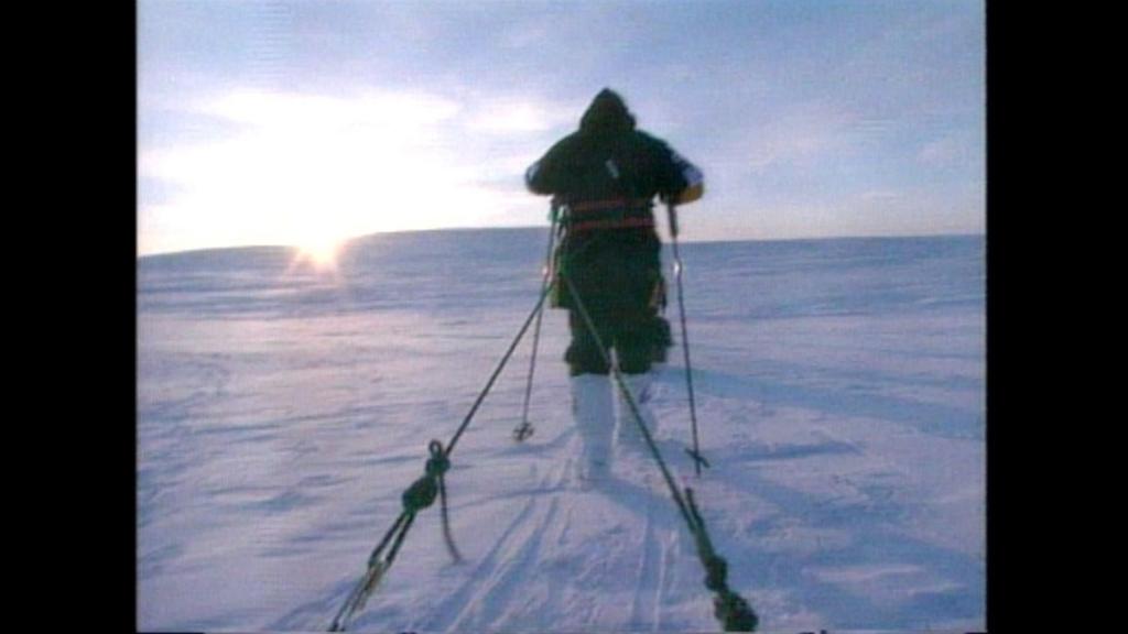 BBC Archive 2000: First Britons reach North Pole unaided - BBC