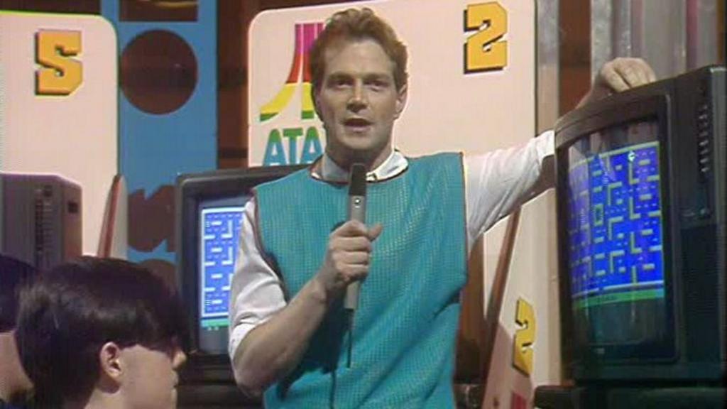 BBC Archive 1982: He's a Pac-Man wizard - BBC
