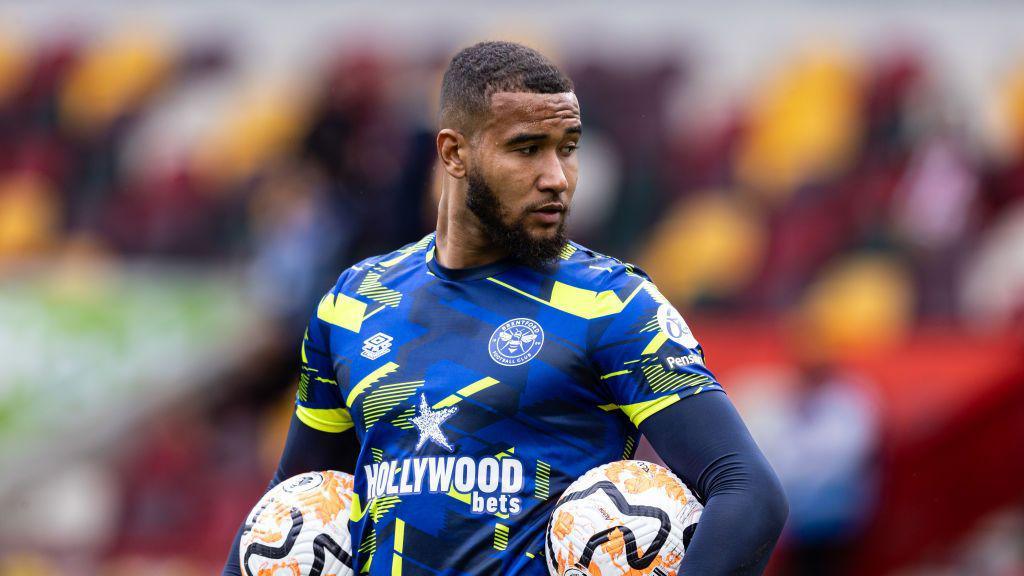 Balcombe joins St Mirren on loan from Brentford - BBC Sport