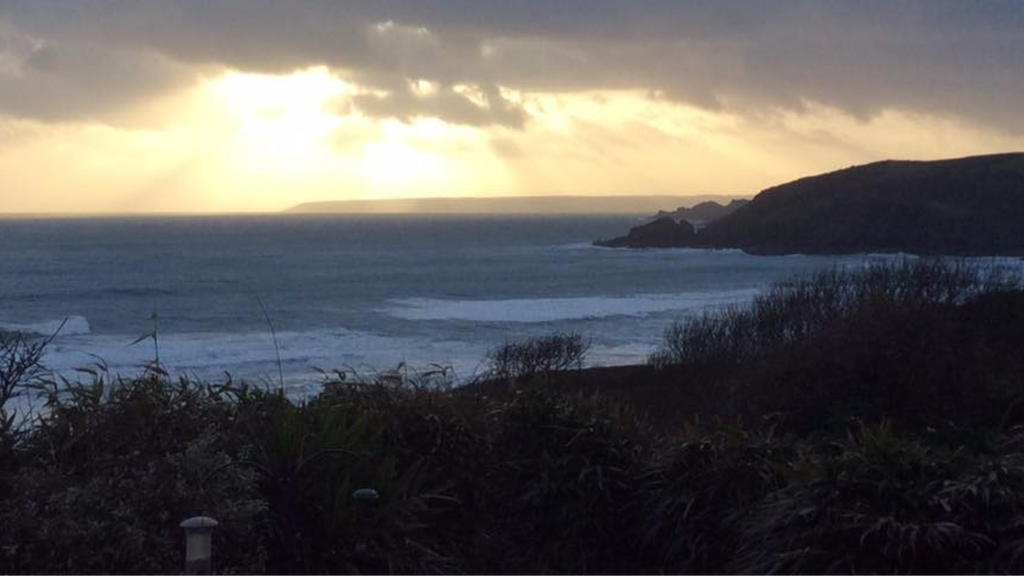 BBC Local Live: Devon and Cornwall Tuesday 8 March - BBC News