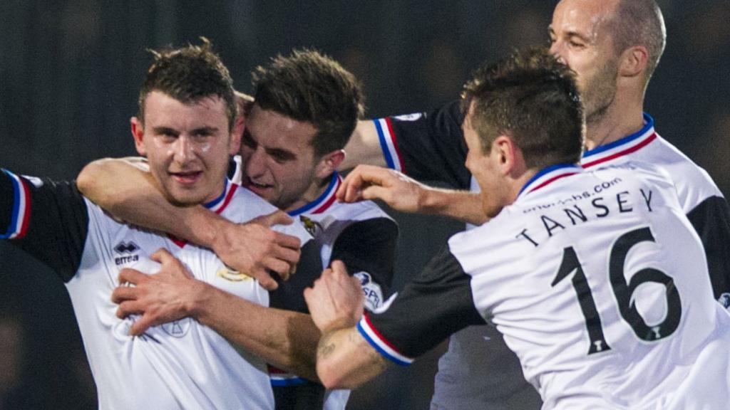 From the archive: Doran scores Highland derby screamer - BBC Sport
