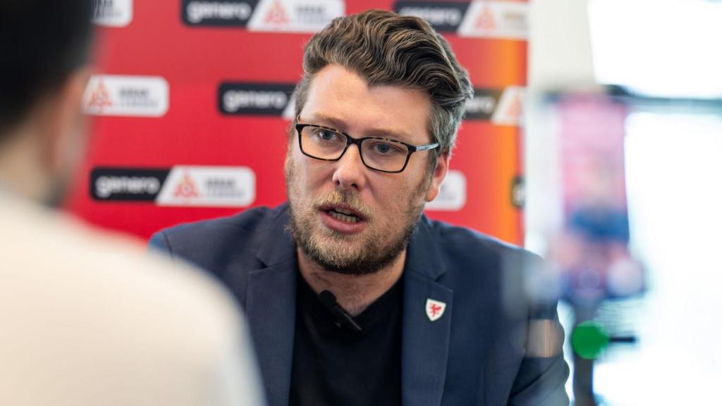 Adran Premier: 'You shouldn't have to leave Wales to have a football ...