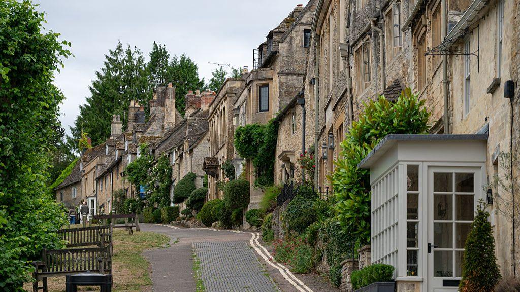 Burnley's Town of Culture bid 'could help tackle deprivation' - BBC News