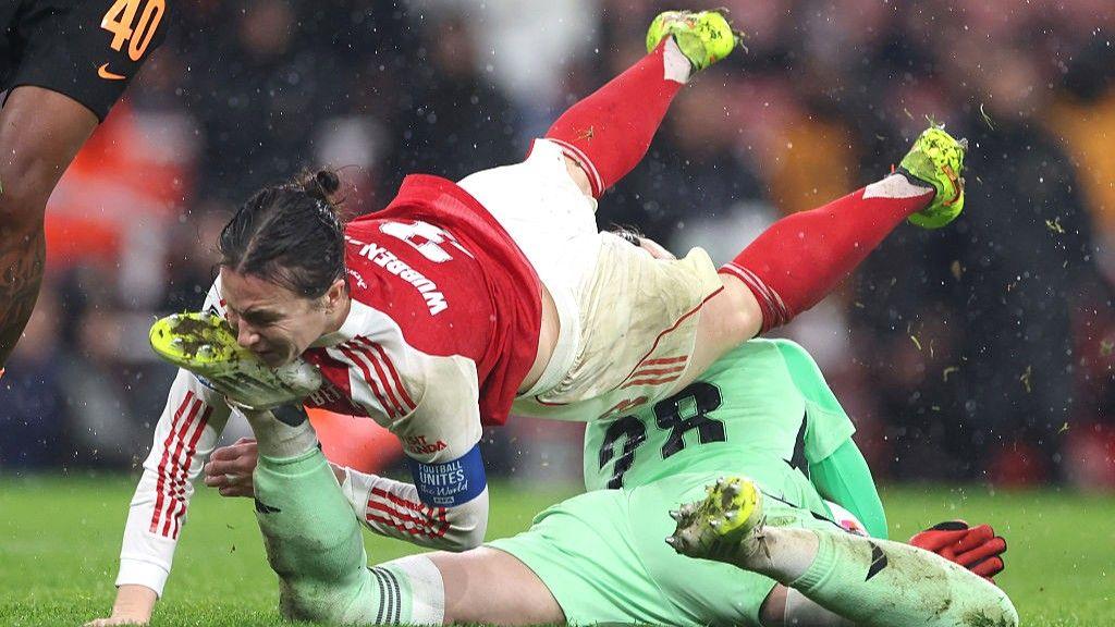 Arsenal 3-2 Corinthians: Anneke Borbe discharged from hospital - BBC Sport