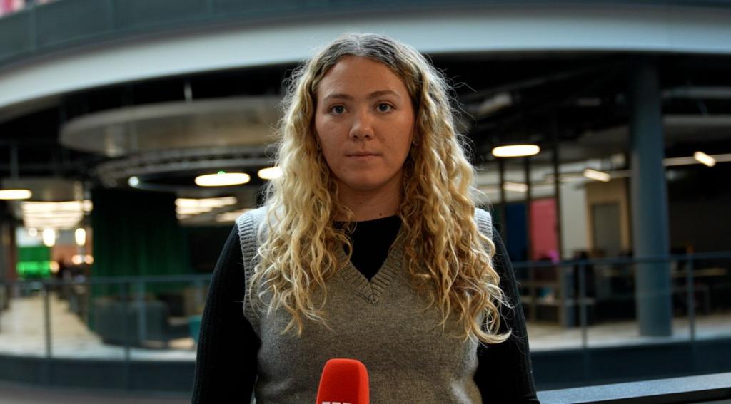 Beth ddylwn i wneud os ydy fy nghyfrif yn cael ei hacio? - BBC Cymru Fyw