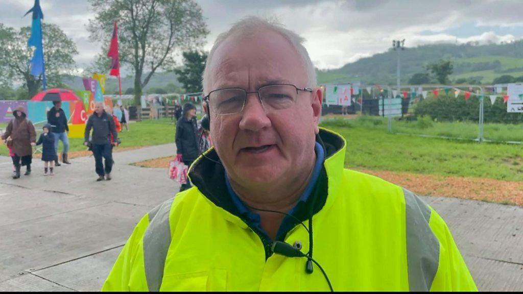 Eisteddfod yr Urdd: 'Hel pobl fel defaid' at y Maes - BBC Cymru Fyw