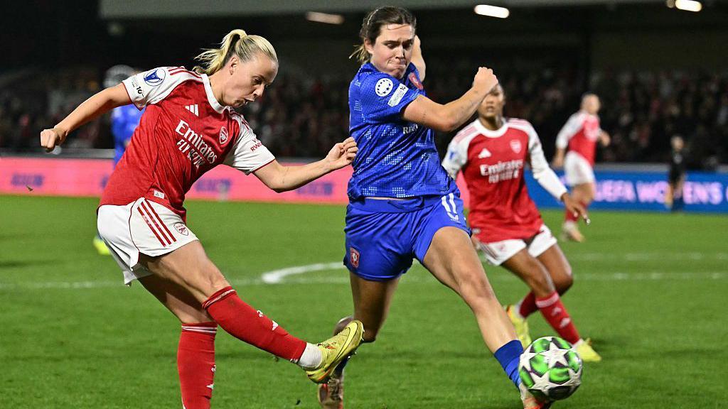Arsenal 1-0 Twente: Beth Mead scores as Gunners secure place in Women's ...