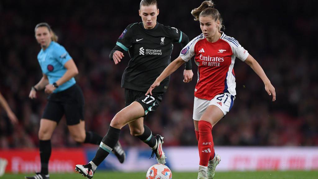 Arsenal 4-0 Liverpool: 'I'm so happy Pelova is back' - Slegers - BBC Sport