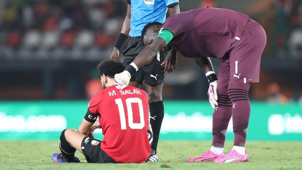 Liverpool: Mohamed Salah injury extent unknown - BBC Sport