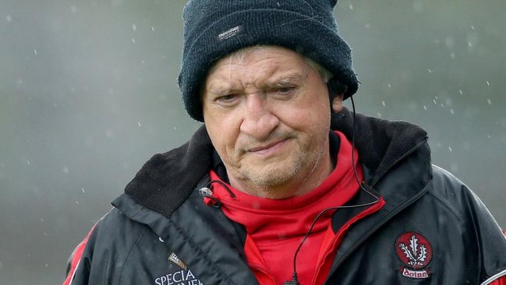Brian McIver hits out at referee as he quits after Derry defeat - BBC Sport