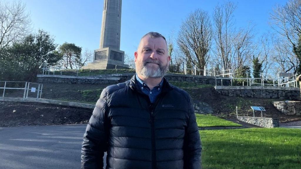 Tŵr Marcwis: 'Cau'r golofn wedi bod yn golled fawr' - BBC Cymru Fyw