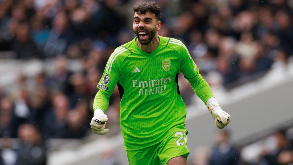 David Raya: Arsenal goalkeeper on pressure and Premier League - BBC Sport