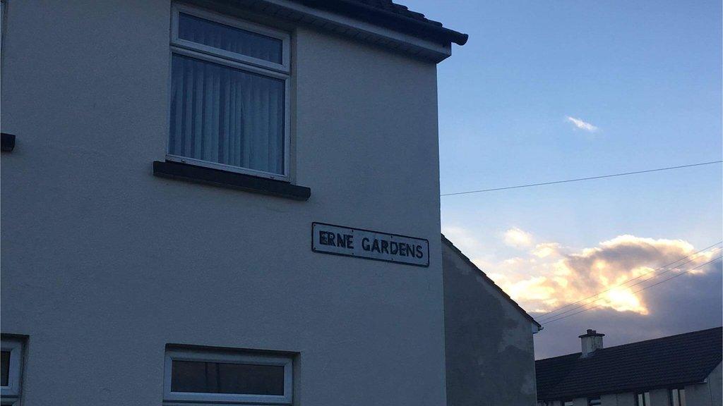 Derry homes evacuated after pipe bomb 'explosion' - BBC News