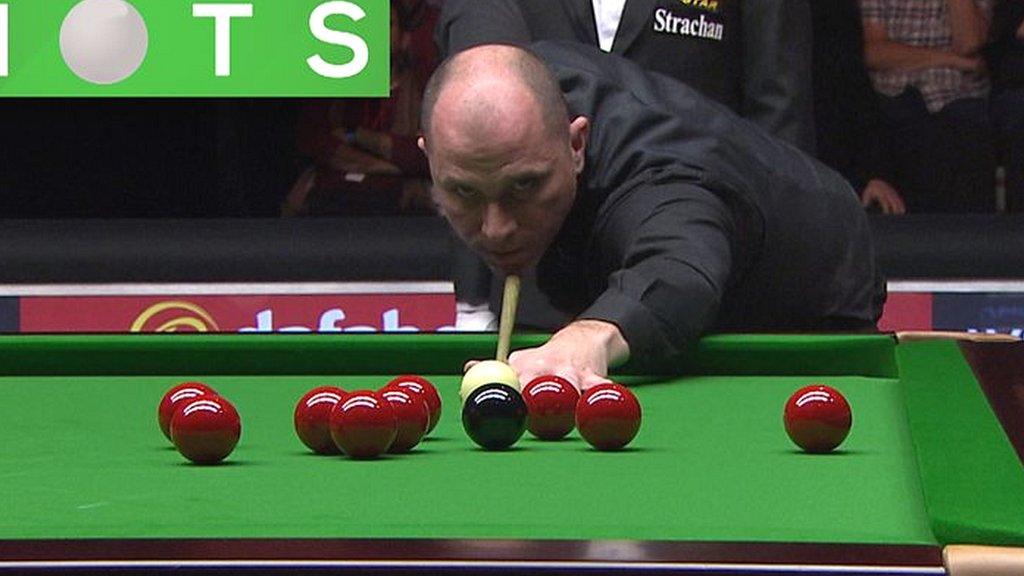 Masters 2017: Joe Perry upsets Stuart Bingham 6-1 - BBC Sport