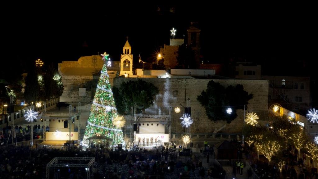 Christmas lights switched on in Bethlehem - BBC Newsround