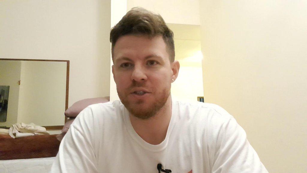 Iawn i wisgo siorts yn Qatar? - BBC Cymru Fyw