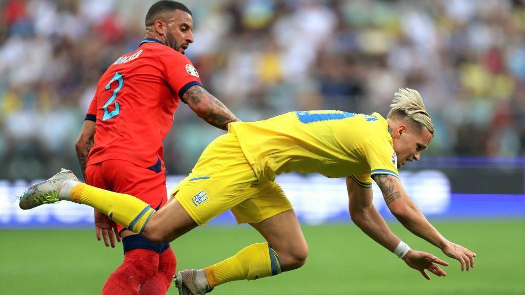 Manchester City: Kyle Walker v Mykhailo Mudryk? 'Man against boy' - BBC ...