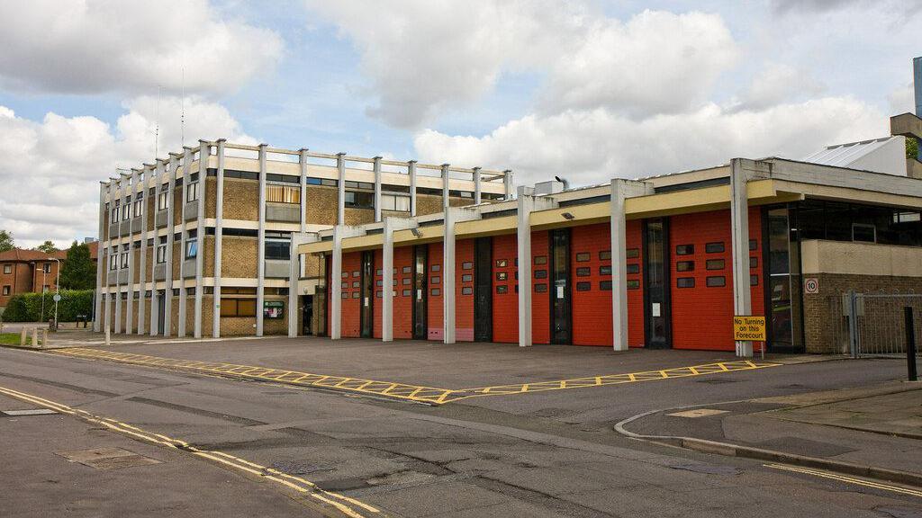 Rewley Road fire station: 'Much needed' redevelopment considered - BBC News