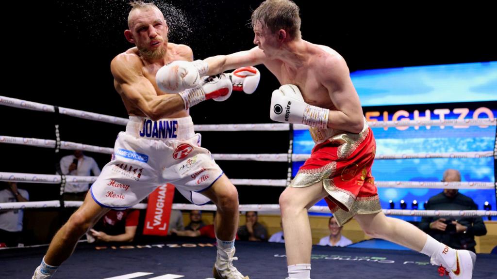 Catch-up: Fightzone Boxing – Connor Butler v Matt Windle - BBC Sport