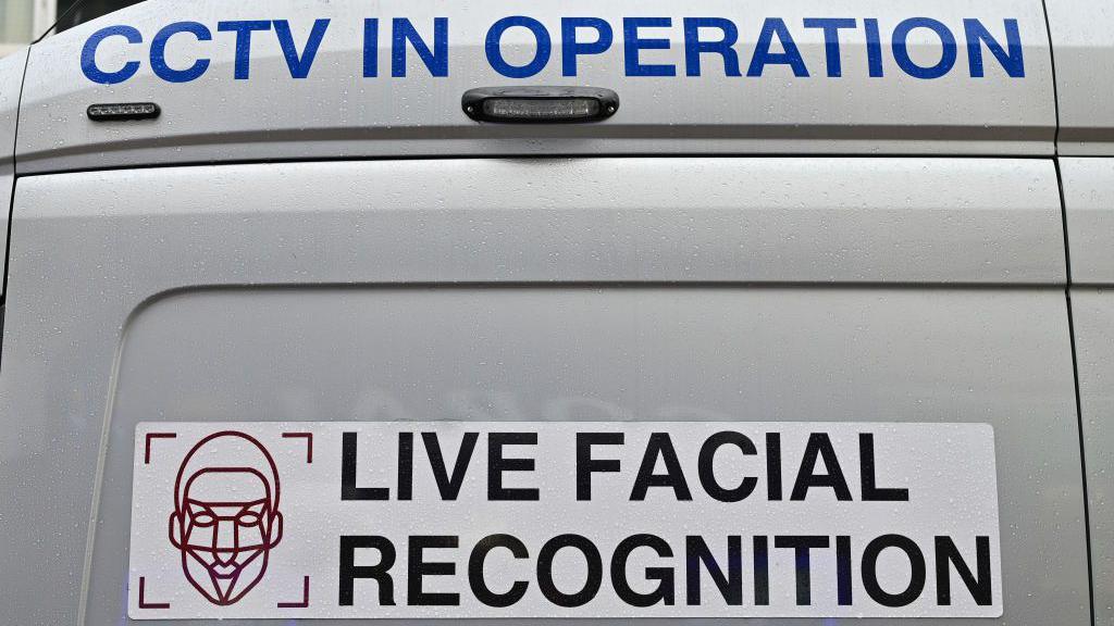 North Yorkshire Police to use live facial recognition technology - BBC News