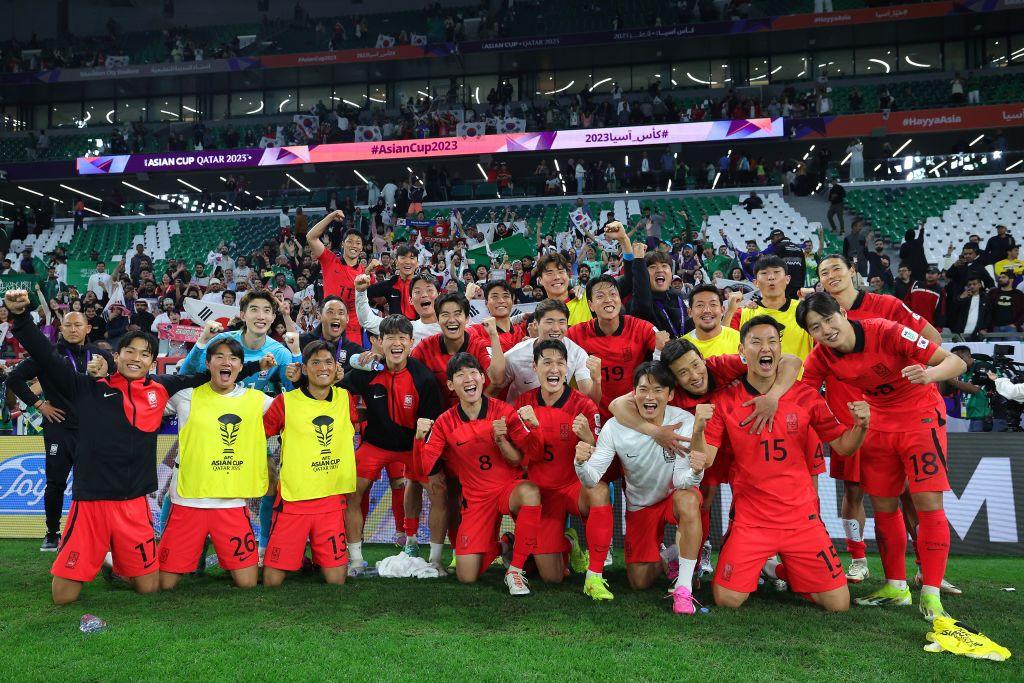 Oh and Yang's South Korea progress to Asian Cup quarter-finals - BBC Sport