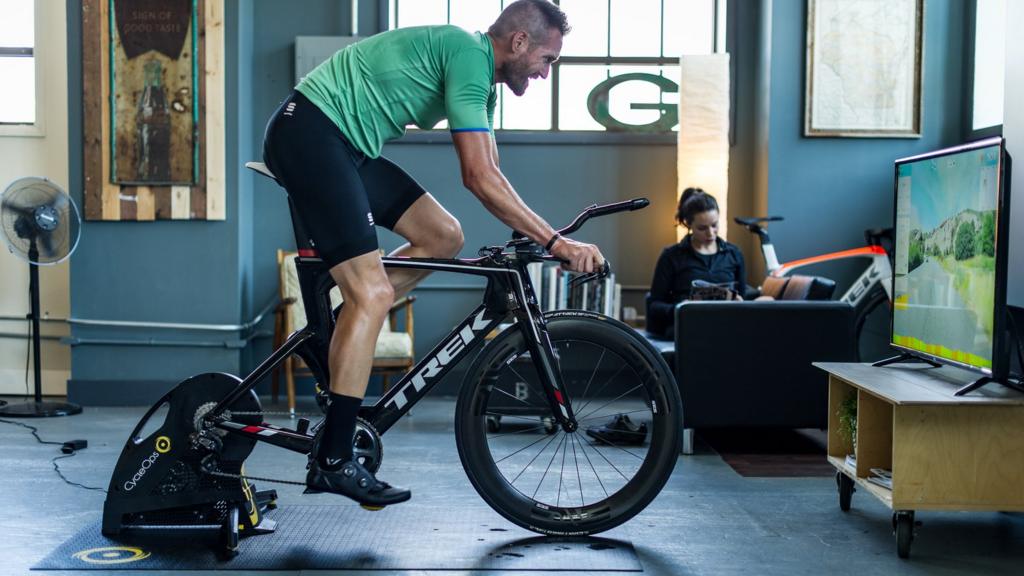 Watch: Digital Swiss 5 - Race Three Fiesch to Nufenenpass - BBC Sport