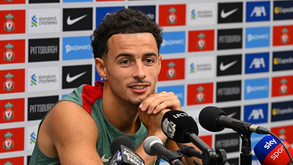 Liverpool: Curtis Jones praises Arne Slot style of play - BBC Sport