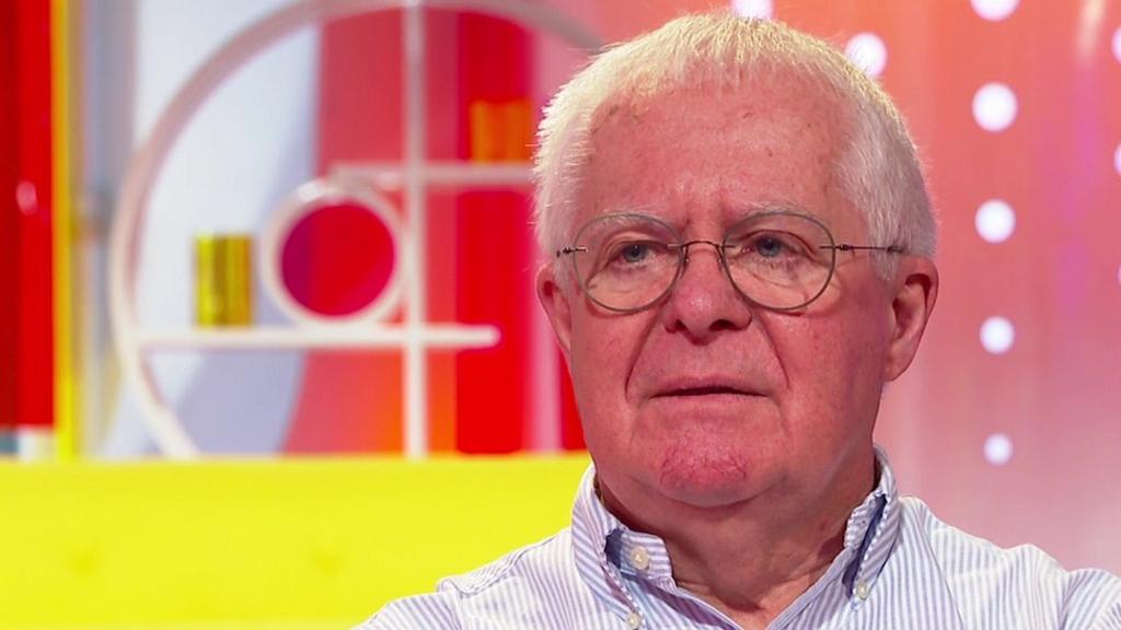 Helynt S4C: 'Galw am bobl newydd braidd yn naïf' - BBC Cymru Fyw