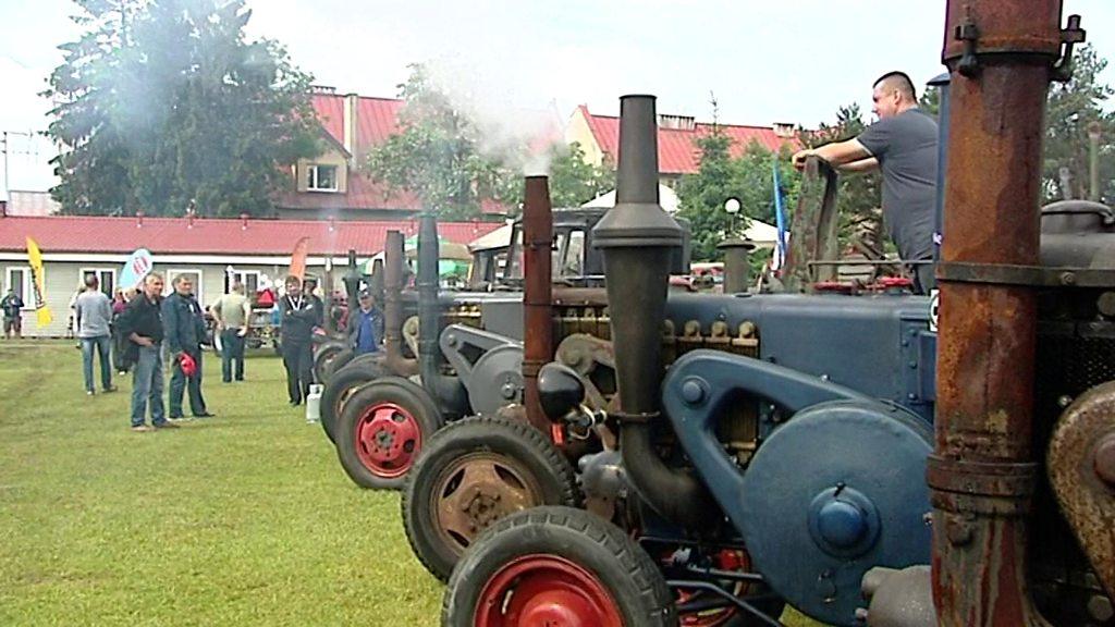 Tractor rally held in Poland - BBC Newsround